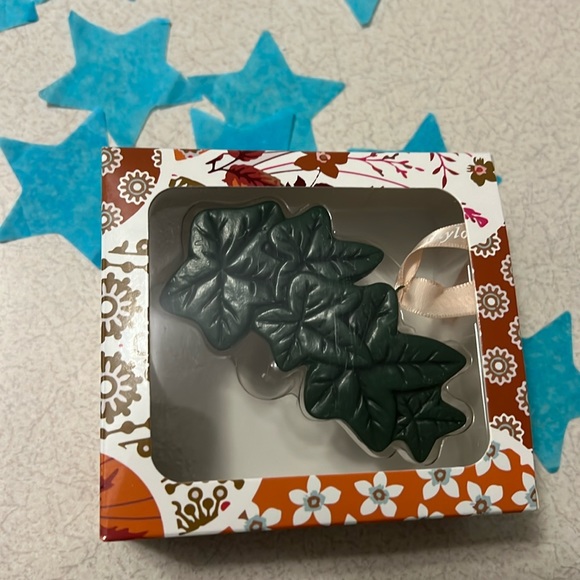 Taylor Swift | Holiday | Taylor Swift Evermore Ivy Ornament In Hand ...